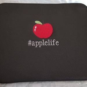 thirty-one Bags | Thirtyone Savvy Sleeve | Poshmark